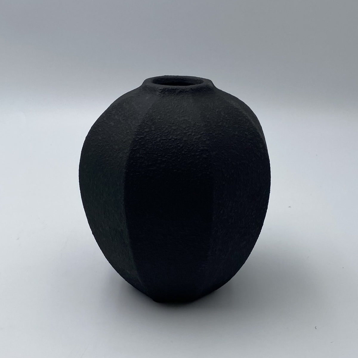 Japandi, Vase, dia21xH24,5cm, Black – Eightmood Of Sweden AB
